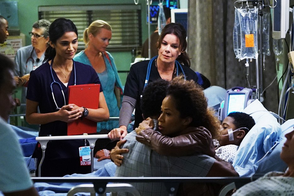 Code Black - Corporeal Form (S02E03) (2016) | ČSFD.cz