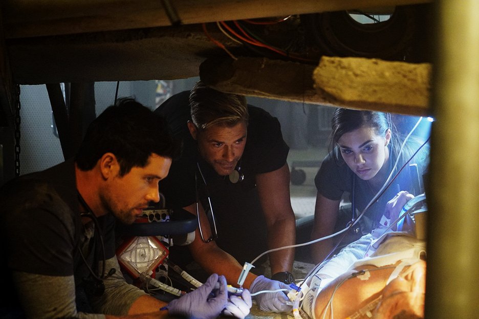 Code Black - Corporeal Form (S02E03) (2016) | ČSFD.cz