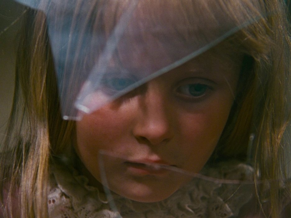 Něco z Alenky (1988) | Galerie - Z filmu | ČSFD.cz