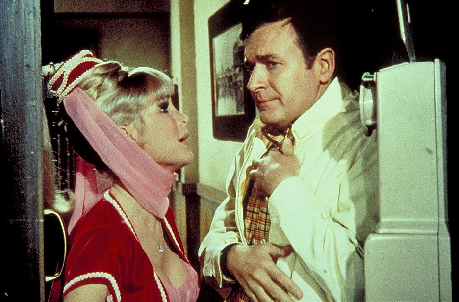 I Dream of Jeannie - Jeannie for the Defense (S04E21) (1968) | ČSFD.cz