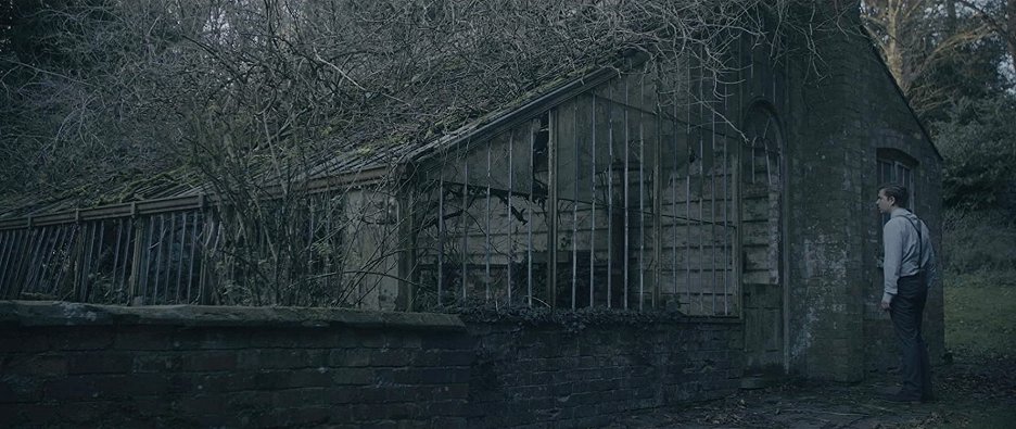 An English Haunting (2020) | ČSFD.cz