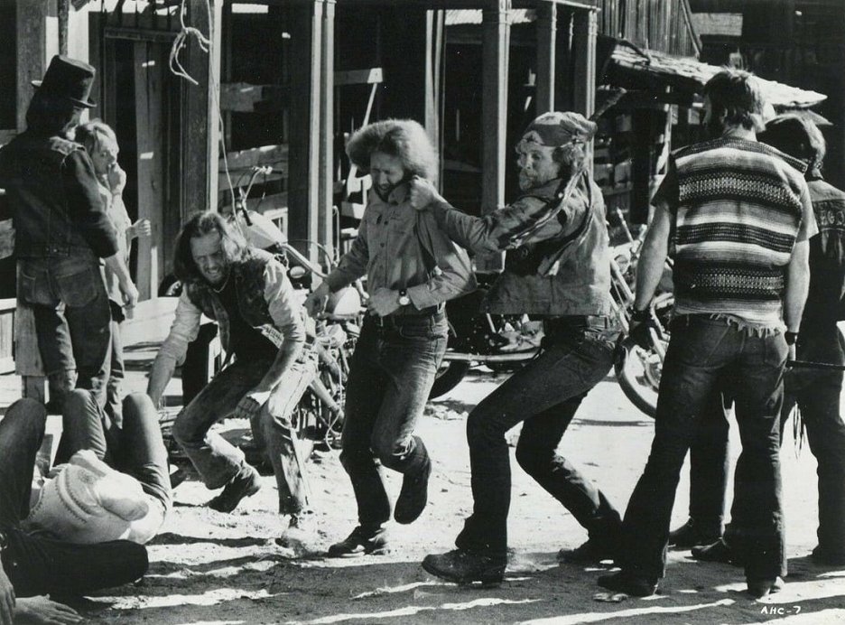 Angels Hard as They Come (1971) | ČSFD.cz