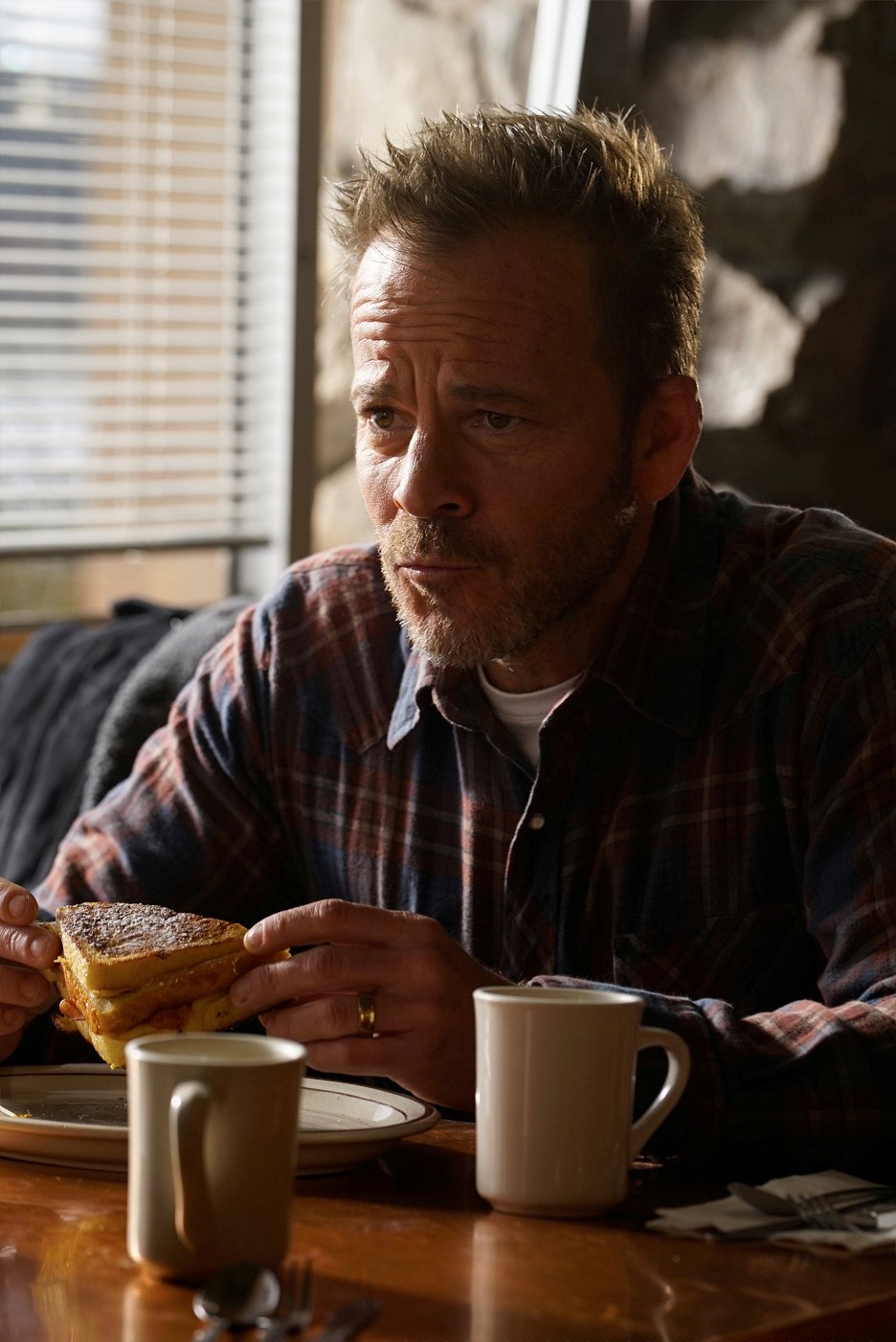 Deputy - 10-8 Paperwork (E11) (2020) | ČSFD.cz