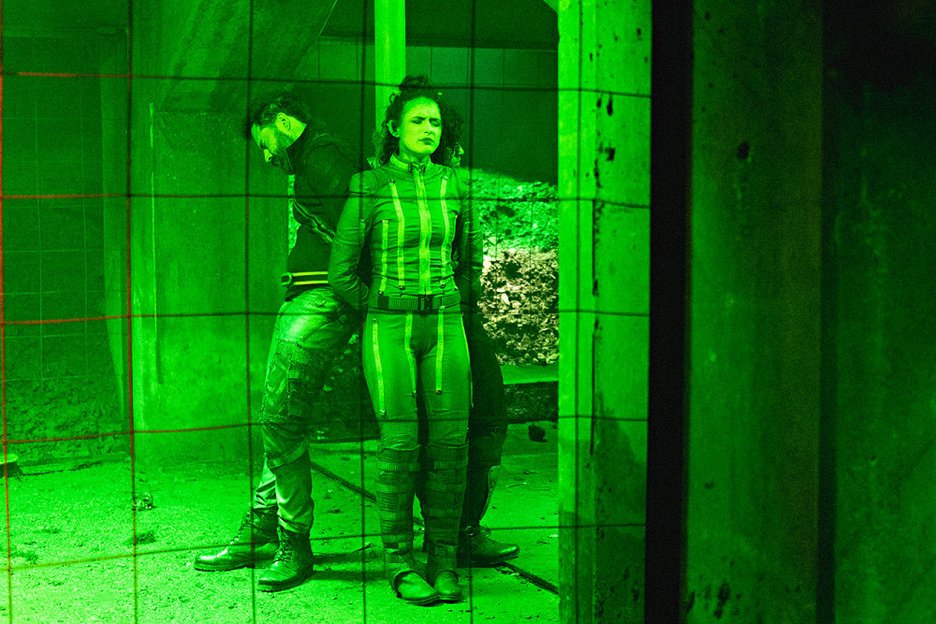 Vagrant Queen - Yippee Ki Yay (E02) (2020) | ČSFD.cz