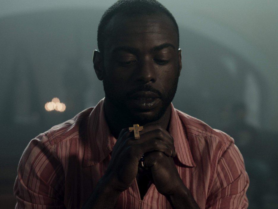 Caronte - El hombre sin rostro (E09) (2020) | ČSFD.cz