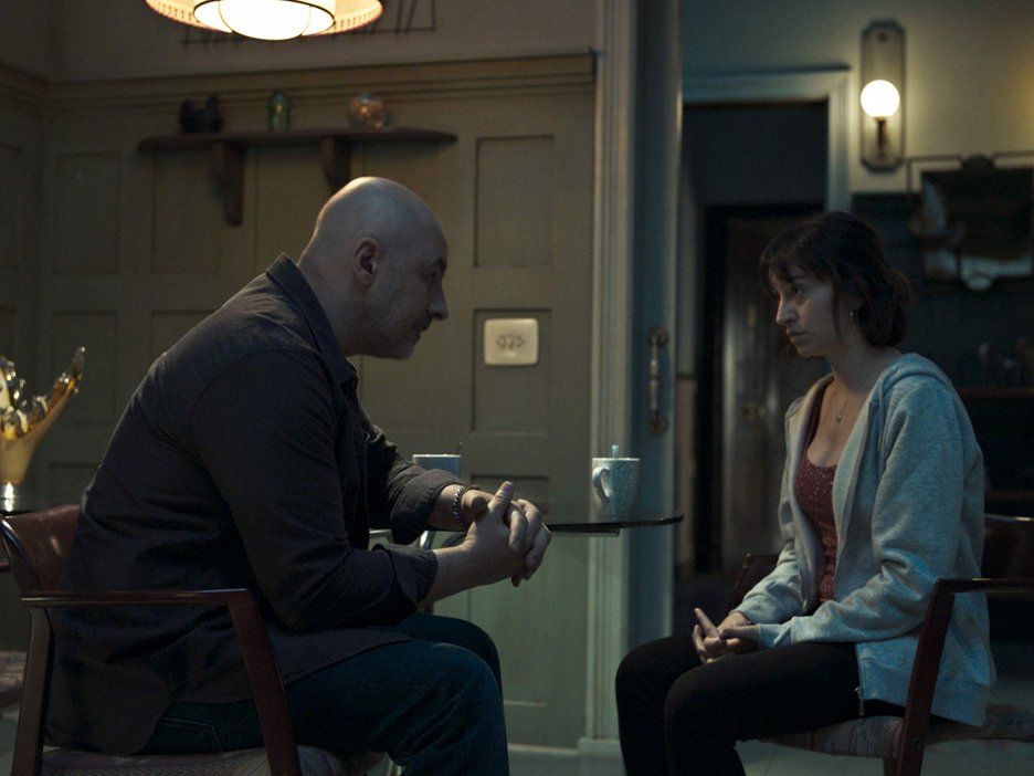 Caronte - Lirios rojos (E10) (2020) | ČSFD.cz