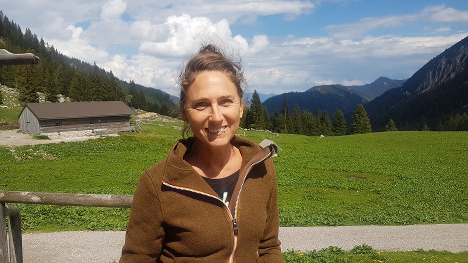 Raus aus der modernen Welt - Martinas Leben auf der Alm (2019) | ČSFD.cz