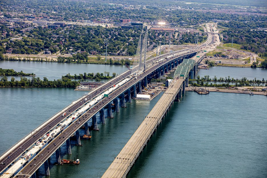 Building the Ultimate - Super Bridge (E01) (2019) | ČSFD.cz