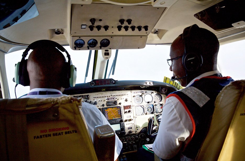 Äquator – Die Linie des Lebens - Mission der Retter (E07) (2018) | ČSFD.cz