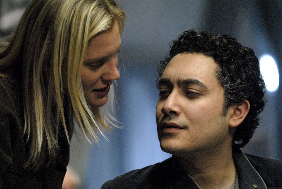 Battlestar Galactica - Neklid zmítá mou duší (S04E12) (2009) | ČSFD.cz