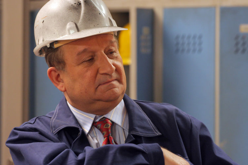 Hela w opałach - Byle do emerytury (S02E08) (2007) | ČSFD.cz