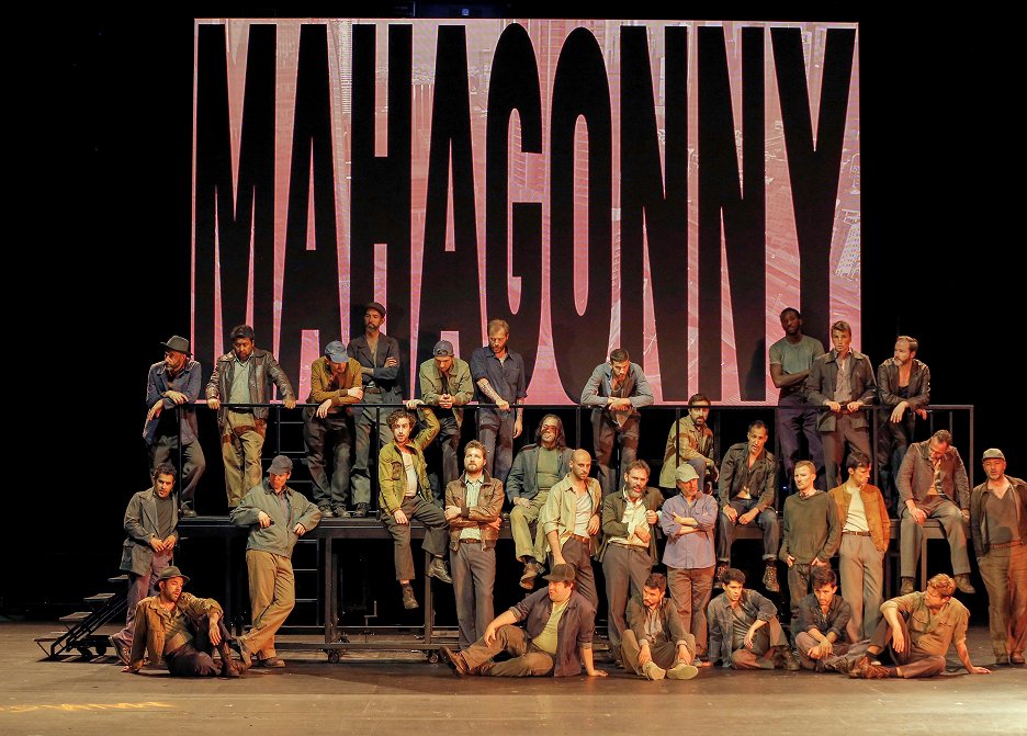 Grandeur et décadence de la ville de Mahagonny (2019) | ČSFD.cz
