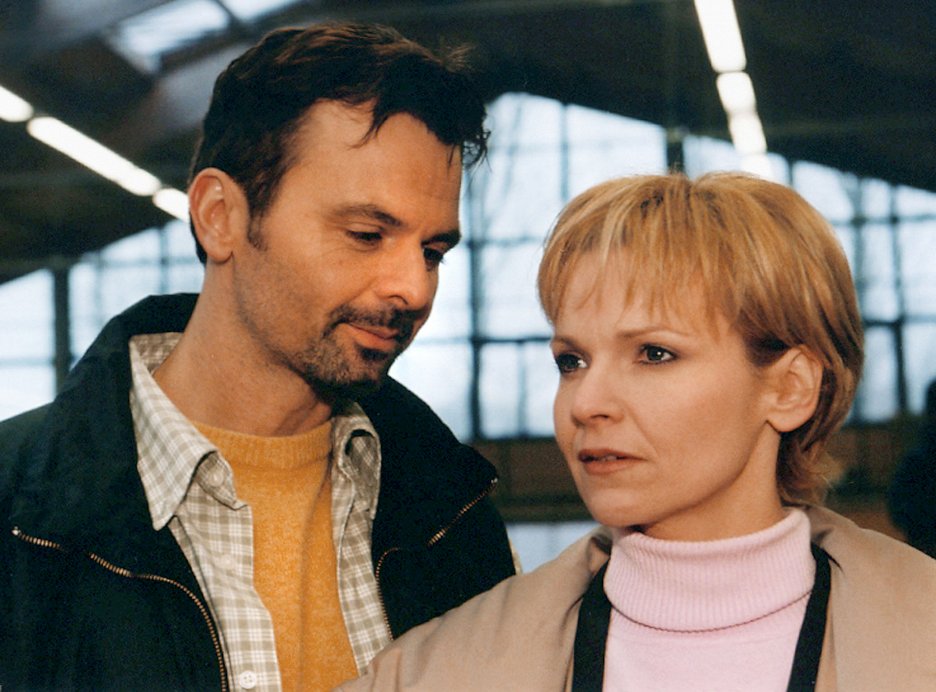 In aller Freundschaft - Ganz oder gar nicht (S06E19) (2003) | ČSFD.cz