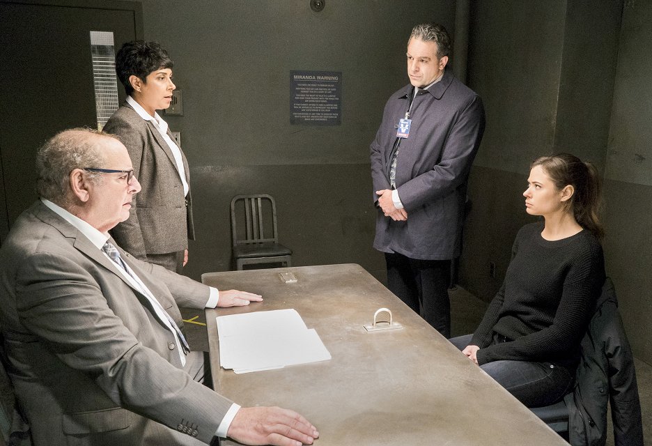 Frequency - Negative Copy (E11) (2017) | ČSFD.cz