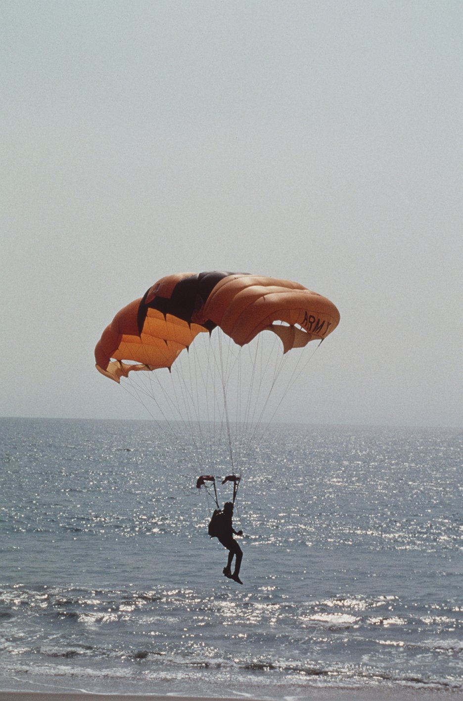 Pobřežní hlídka - Modrá hlubina (S09E12) (1999) | ČSFD.cz