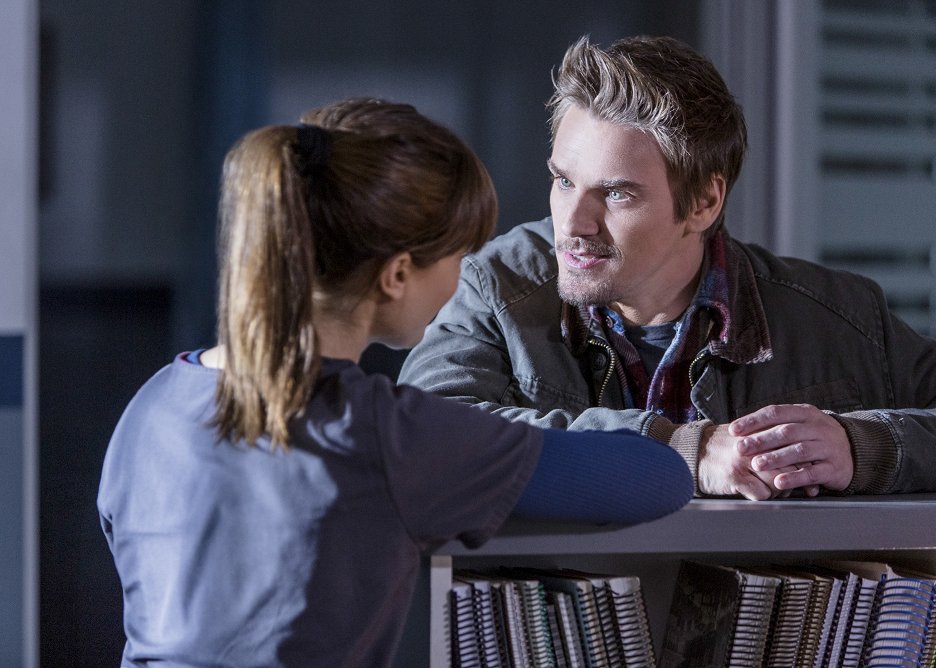 Frequency - The Edison Effect (E10) (2017) | ČSFD.cz