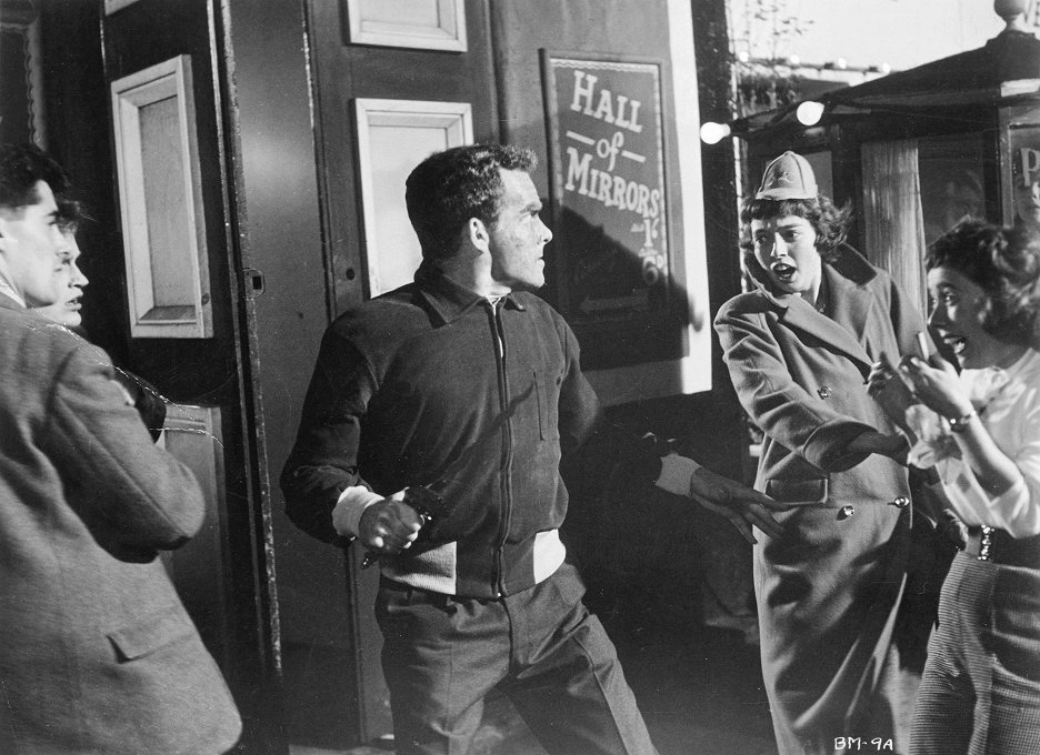 Graham Curnow | Galerie - Z filmu | ČSFD.cz