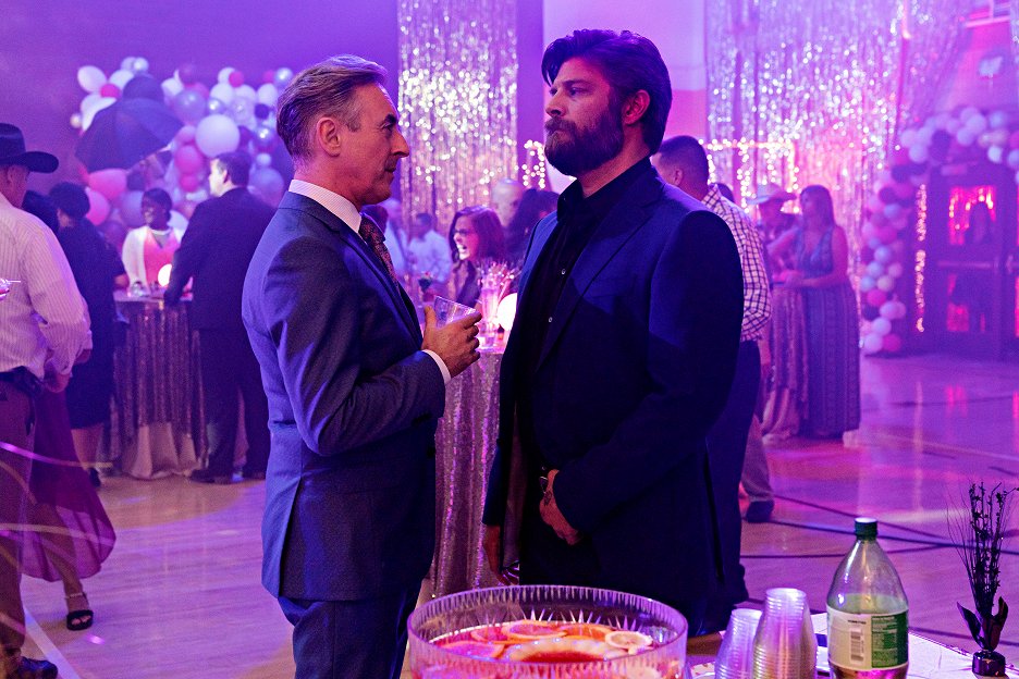 Briarpatch - Most Likely to Succeed (E08) (2020) | ČSFD.cz