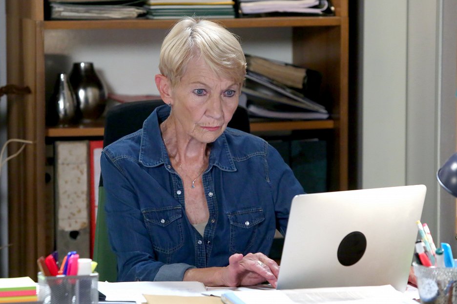 Sestřičky Modrý kód - Doktor je doktor a sestra je sestra (E04) (2020 ...