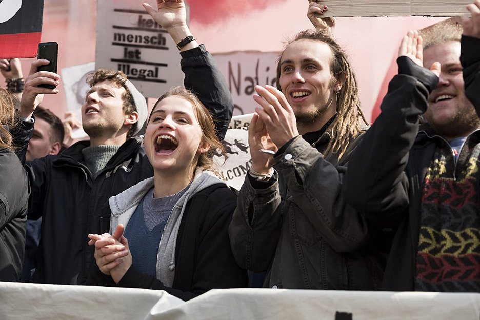 Und morgen die ganze Welt (2020) | ČSFD.cz
