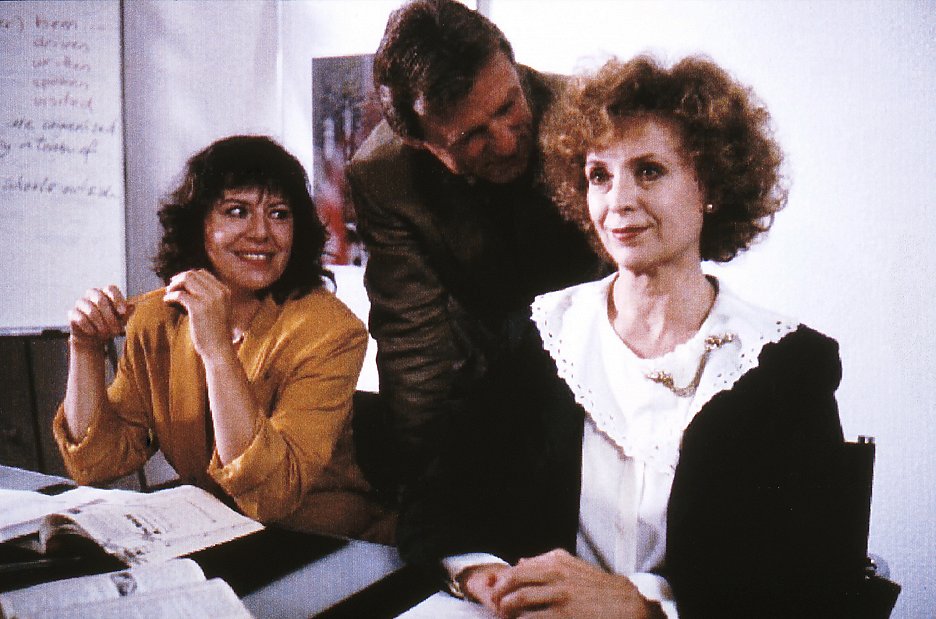 Die Hausmeisterin - Das Abschiedsgeschenk (E18) (1992) | ČSFD.cz