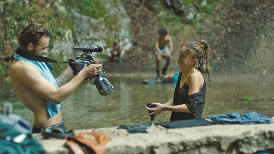 GR5 - Neue Spuren (E06) (2020) | ČSFD.cz