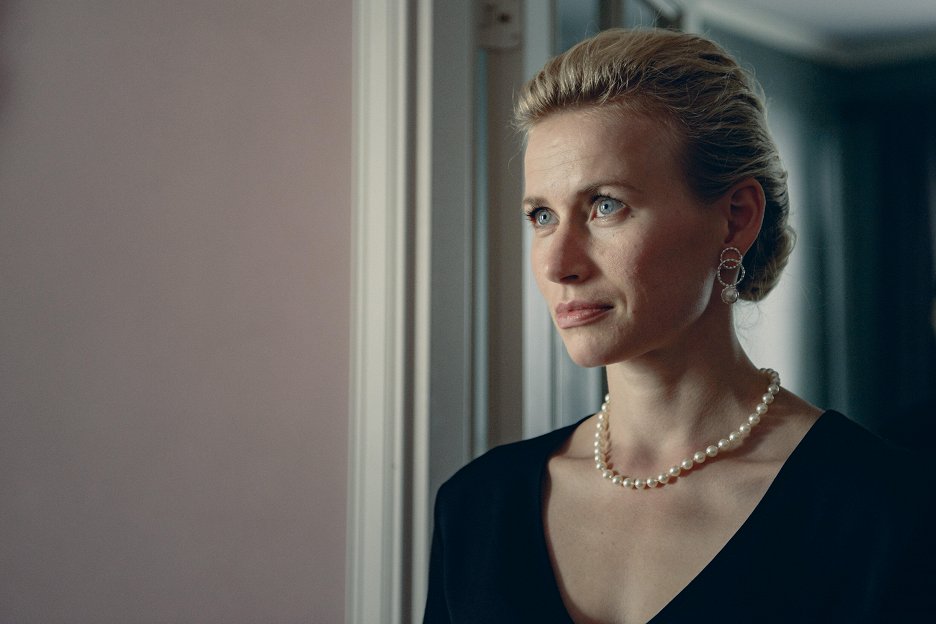 Hotel Swan Helsinki - Salaisia suhteita (S01E04) (2020) | ČSFD.cz