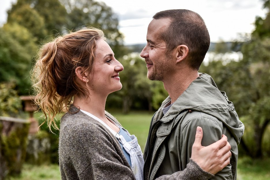 Tonio & Julia - Mut zu leben (2020) | ČSFD.cz