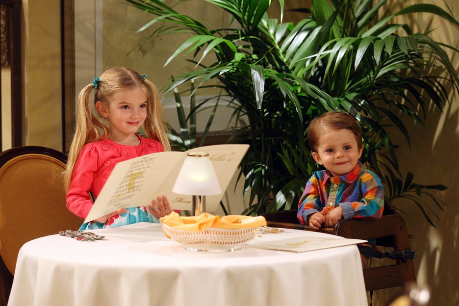 Good Luck Charlie - Teddy's New Beau (S04E10) (2013) | ČSFD.cz