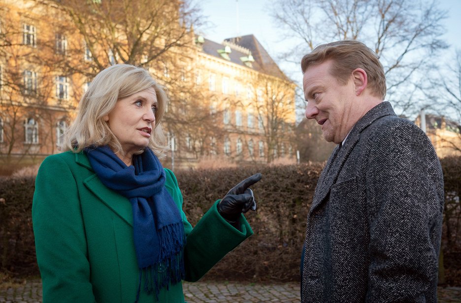 Die Kanzlei - Ein falsches Bild (S05E11) (2020) | ČSFD.cz
