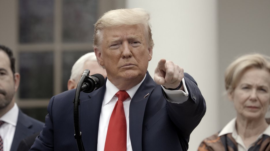 Im Wahn – Trump und die Amerikanische Katastrophe (2020) | ČSFD.cz