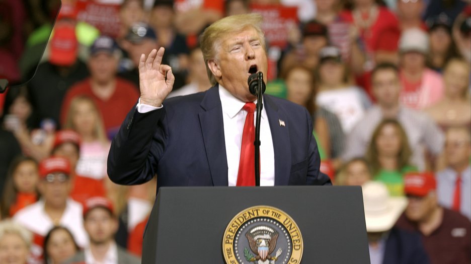 Im Wahn – Trump und die Amerikanische Katastrophe (2020) | ČSFD.cz