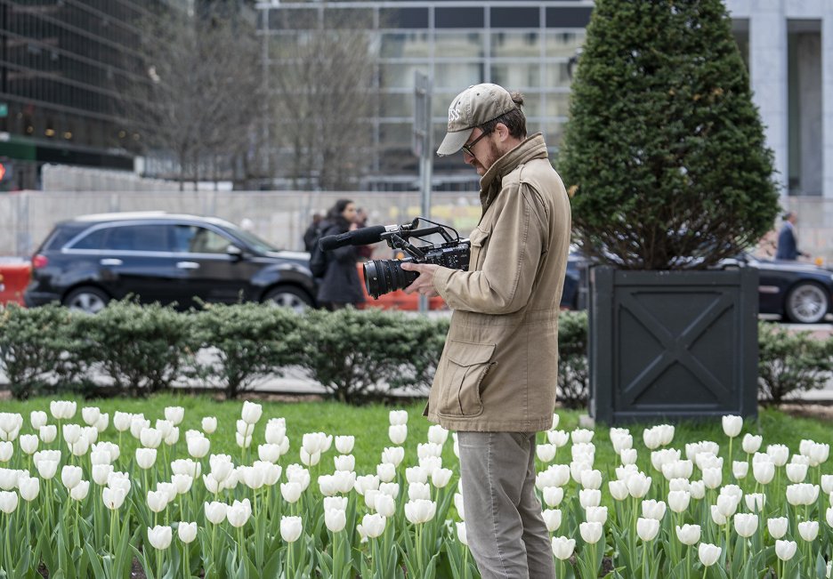 How to with John Wilson - How to Make Small Talk (S01E01) (2020) | ČSFD.cz