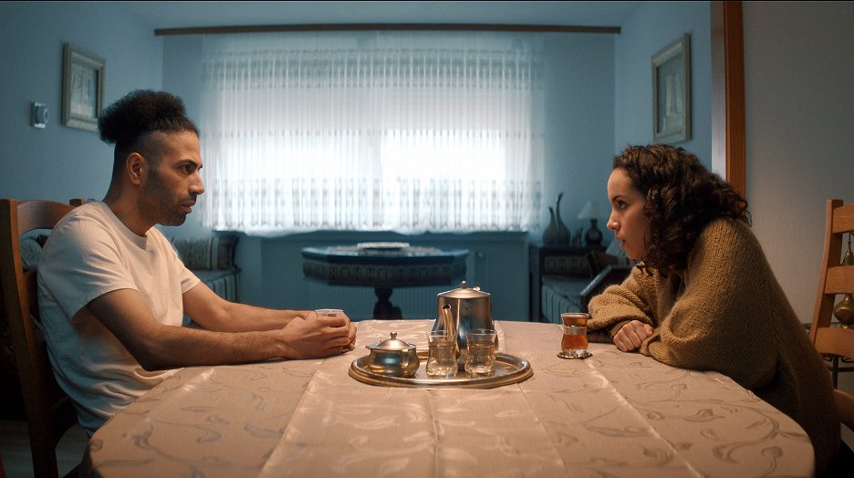 Ethno - Entscheidung mit Folgen (E04) (2020) | ČSFD.cz