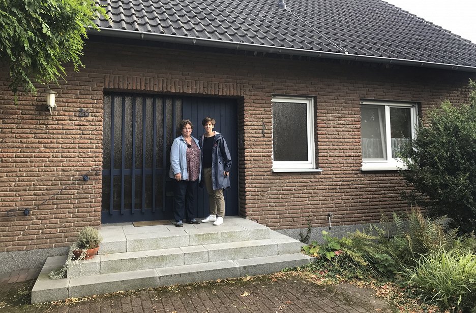 Was vom alten Leben bleibt - Wenn das Elternhaus ausgeräumt werden muss (2020) | ČSFD.cz