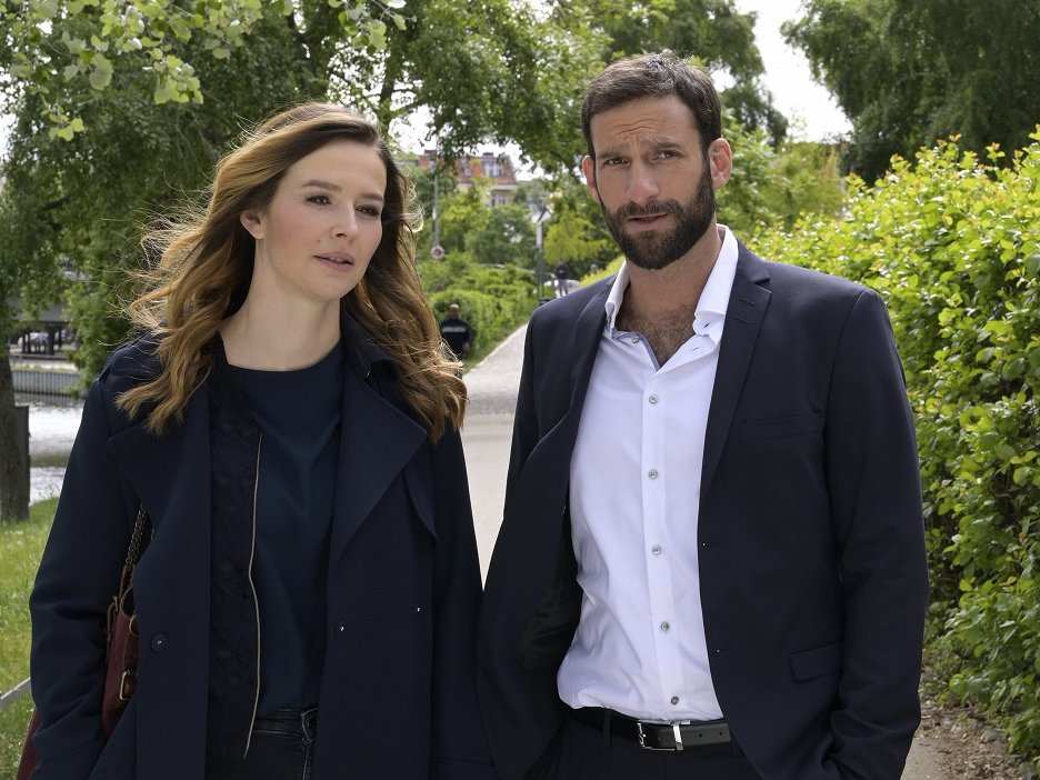 Frau Jordan stellt gleich - Randgruppen und Rentner (S01E09) (2019 ...