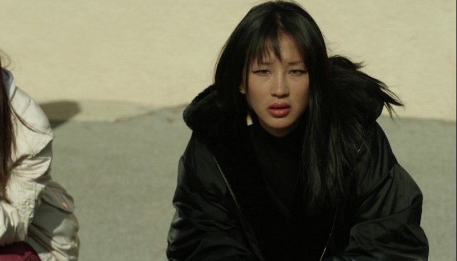 Parachute (2020) | ČSFD.cz