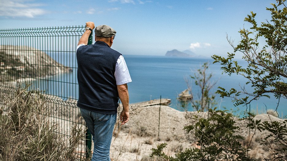 Ray Winstone in Sicily - Cefalu and the Islands in the Sun (E02) (2020 ...