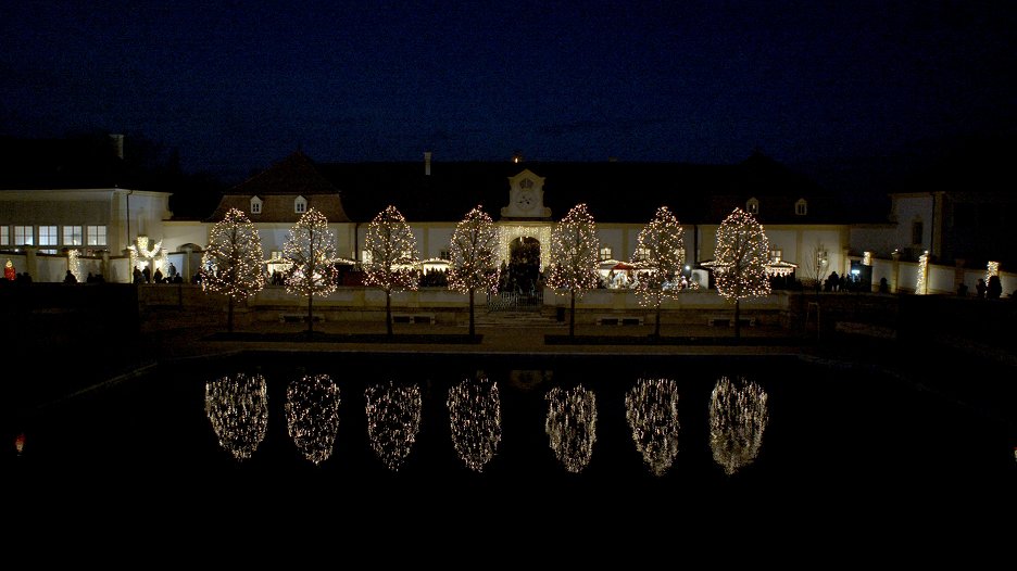 Advent auf Schloss Hof - Wenn der Nikolaus auch fischen geht (2020) | ČSFD.cz