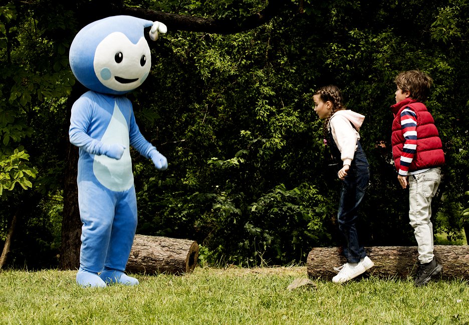 Csepp barát (2020) | ČSFD.cz