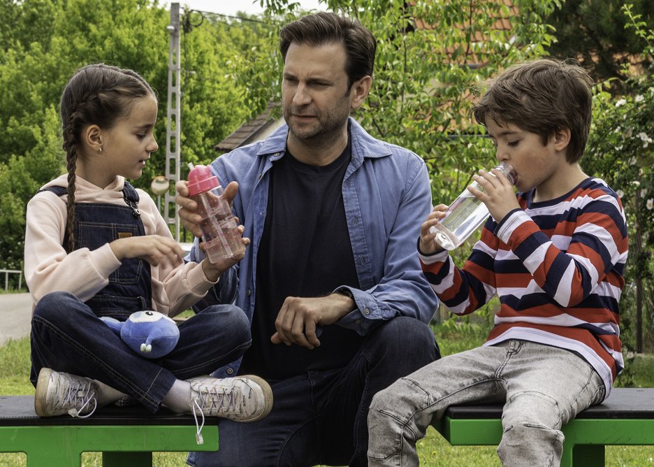 Csepp barát (2020) | ČSFD.cz