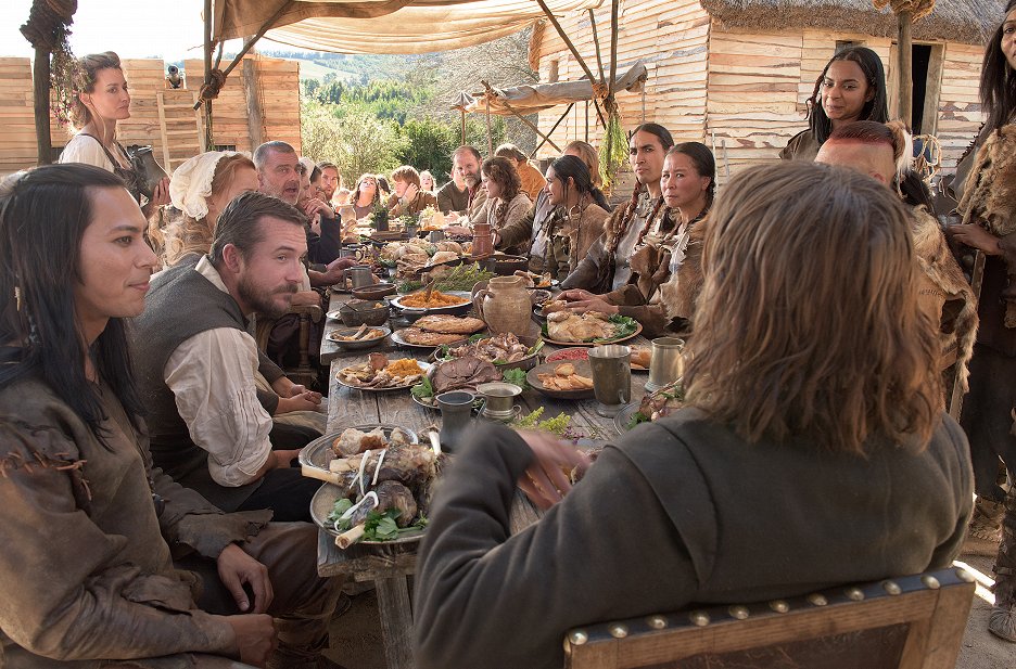 Saints & Strangers (2015) | ČSFD.cz