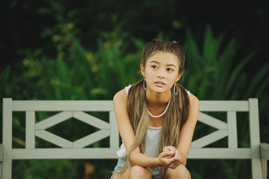 Wo zai zhe li deng ni (2024) | ČSFD.cz