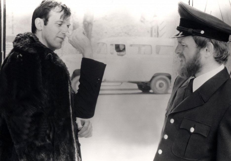 Monaco Franze - Der ewige Stenz - Kalt erwischt (E03) (1983) | ČSFD.cz