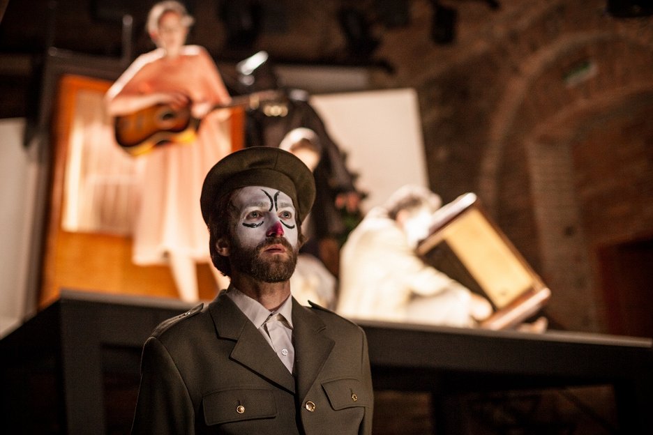 Hadry, kosti, kůže (2021) | ČSFD.sk