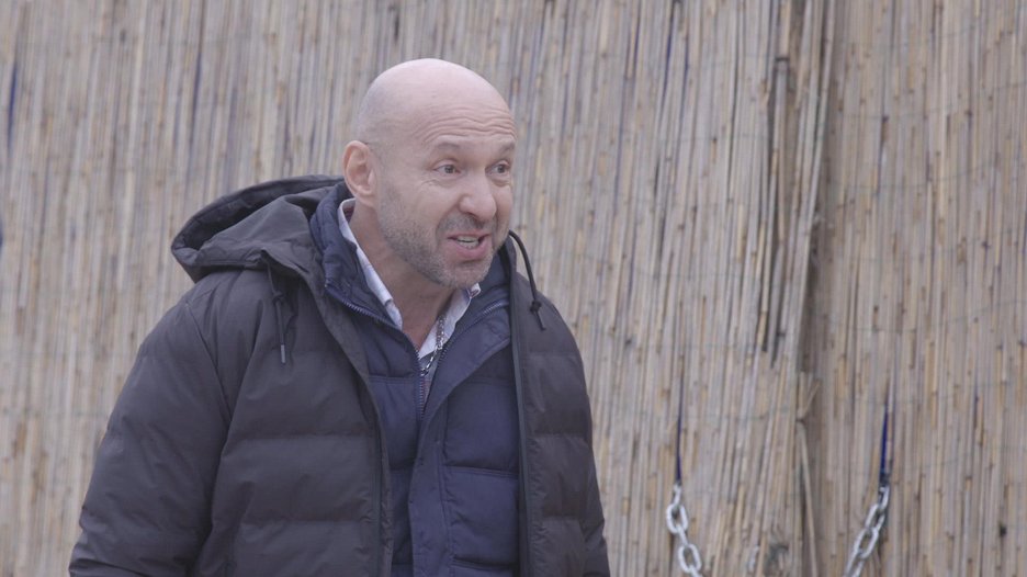 Drága örökösök - Vészhívó gomb (S04E08) (2020) | ČSFD.cz