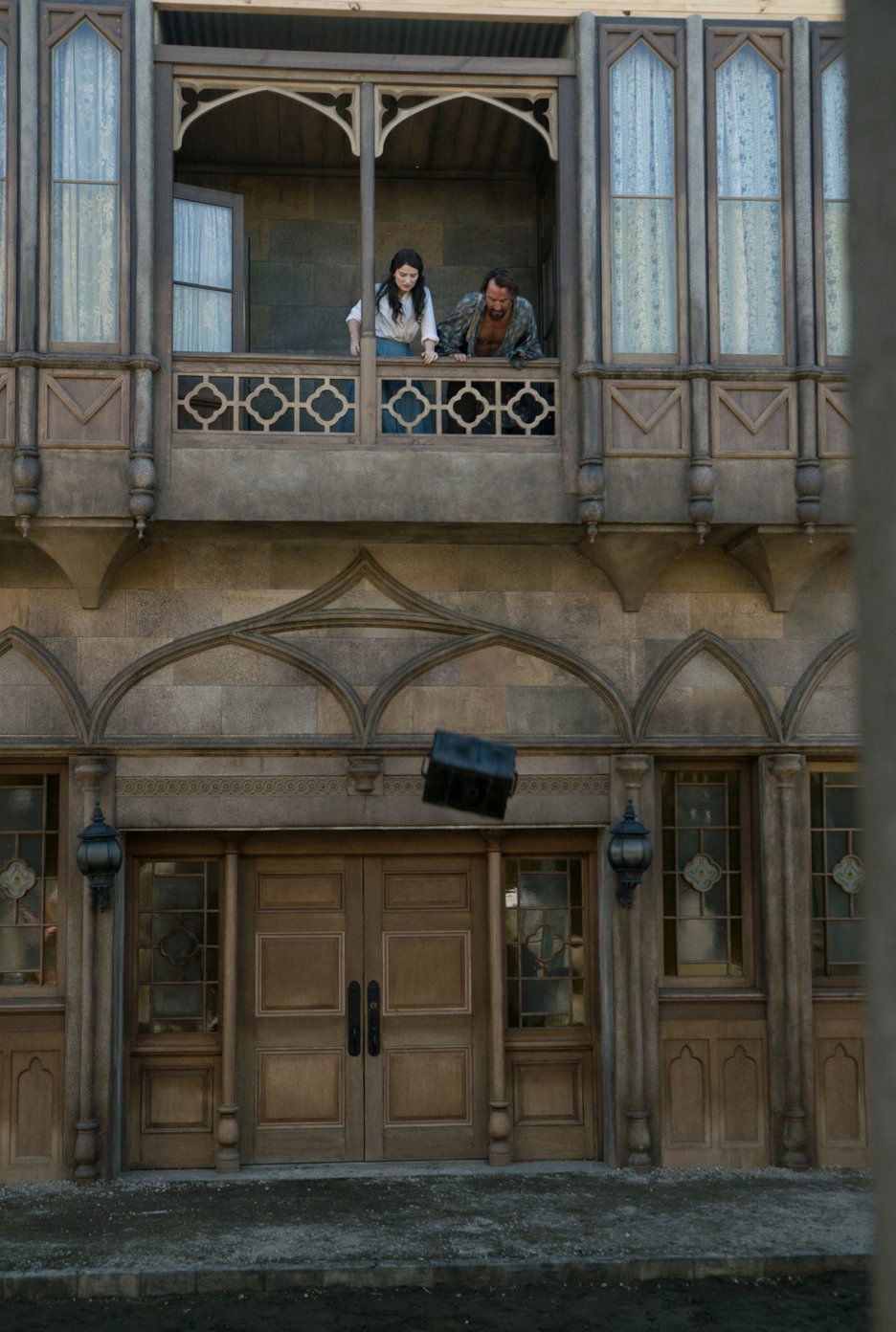 The Luminaries - Leverage (E03) (2019) | Creators | ČSFD.cz