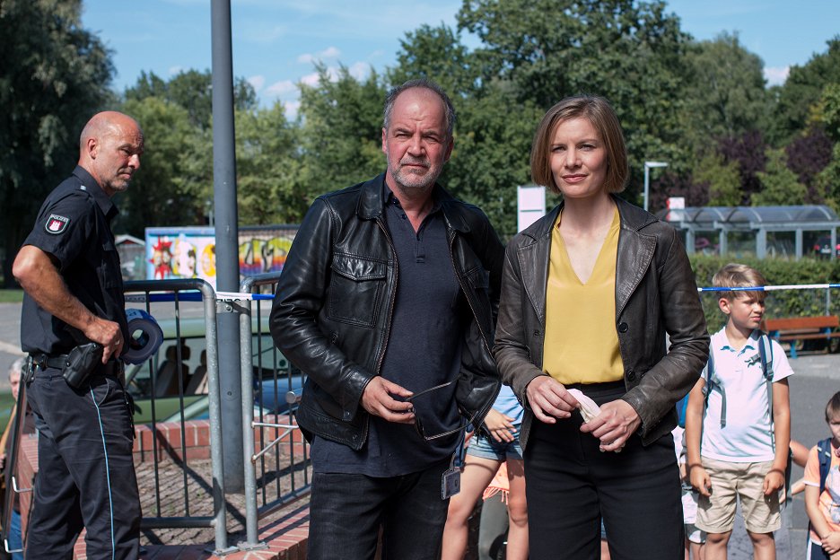 SOKO Hamburg - Unter Lehrern (S03E11) (2021) | ČSFD.cz