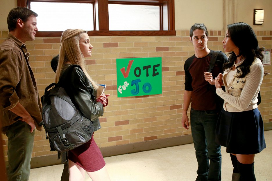 Twisted - The Son Also Falls (E16) (2014) | ČSFD.cz