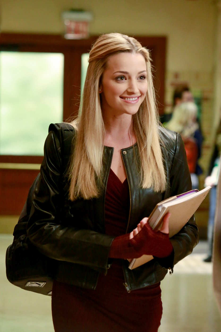 Twisted - The Son Also Falls (E16) (2014) | ČSFD.cz